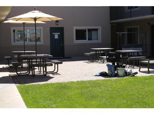 Cinnamon Tree Apartments Pictures - LiveSomeWhere